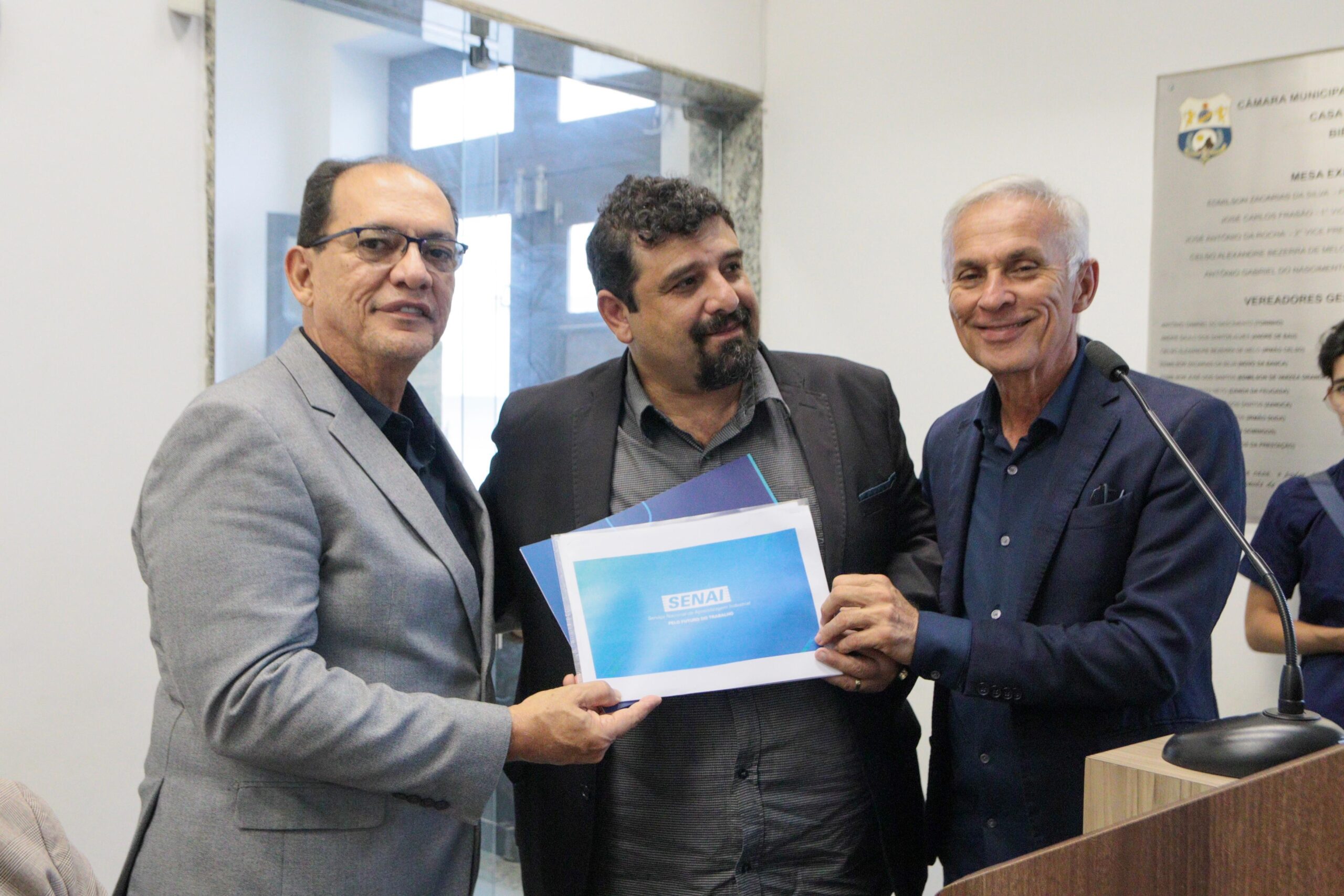 Paulo Roberto participa da 1ª sessão legislativa e apresenta PL que ...